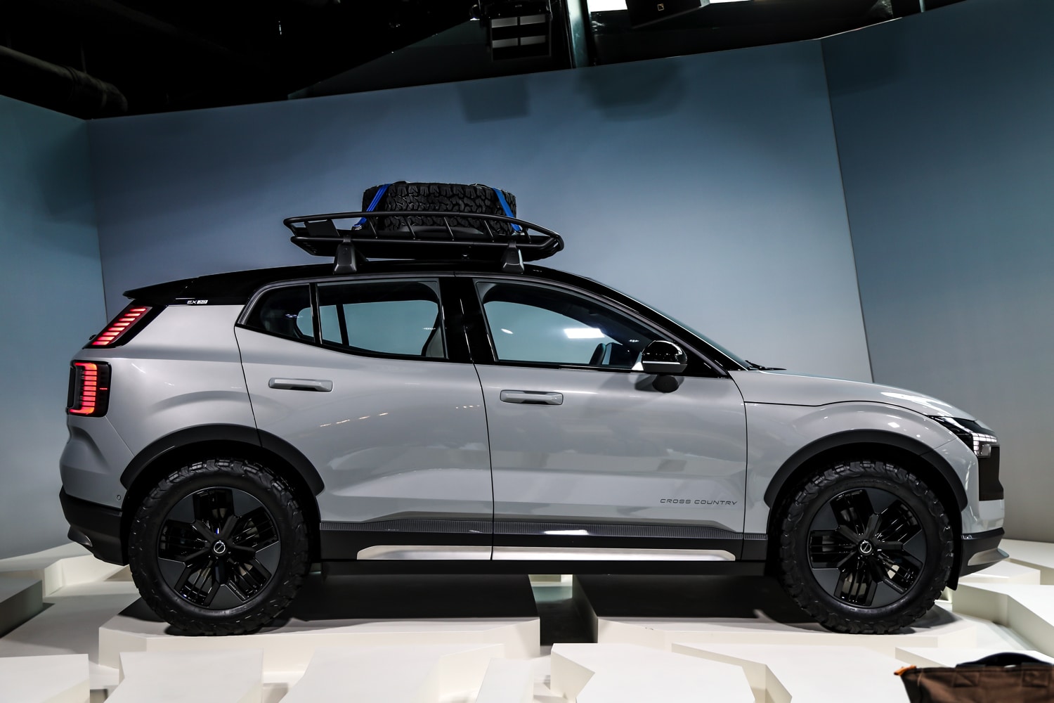 Volvo EX30 Cross Country : découverte en images du SUV off-road