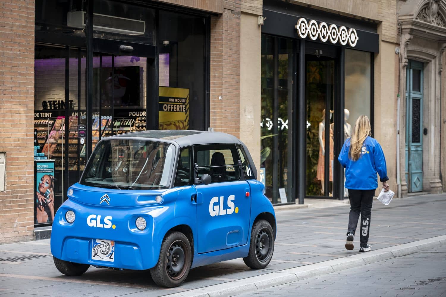 Ma vie en Citroën AMI : « L’AMI Cargo est parfaite pour la livraison du ...