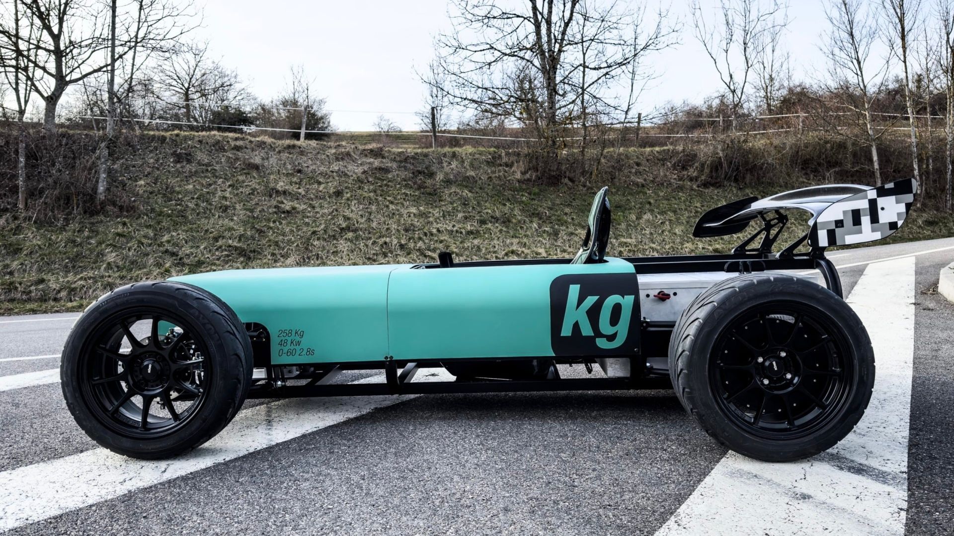 KG Auto Le Tube : batterie, autonomie, recharge, performances