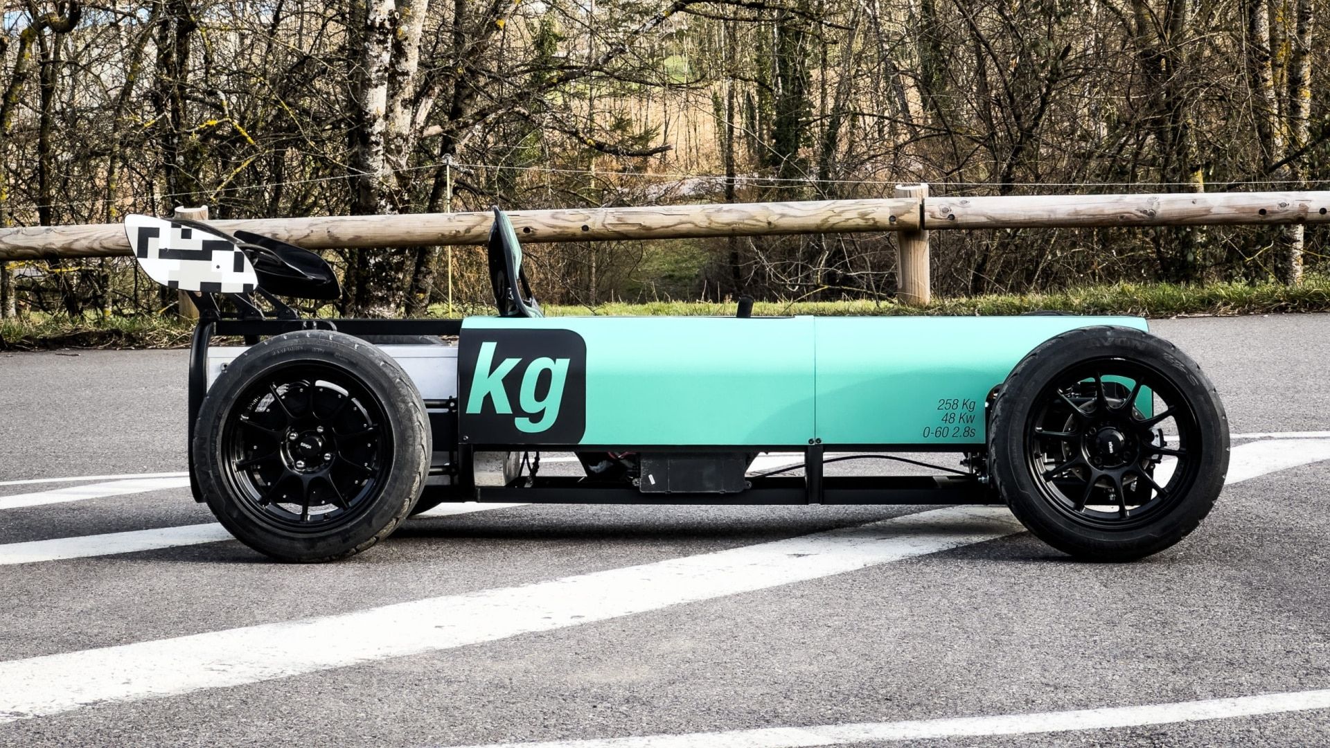 KG Auto Le Tube : batterie, autonomie, recharge, performances