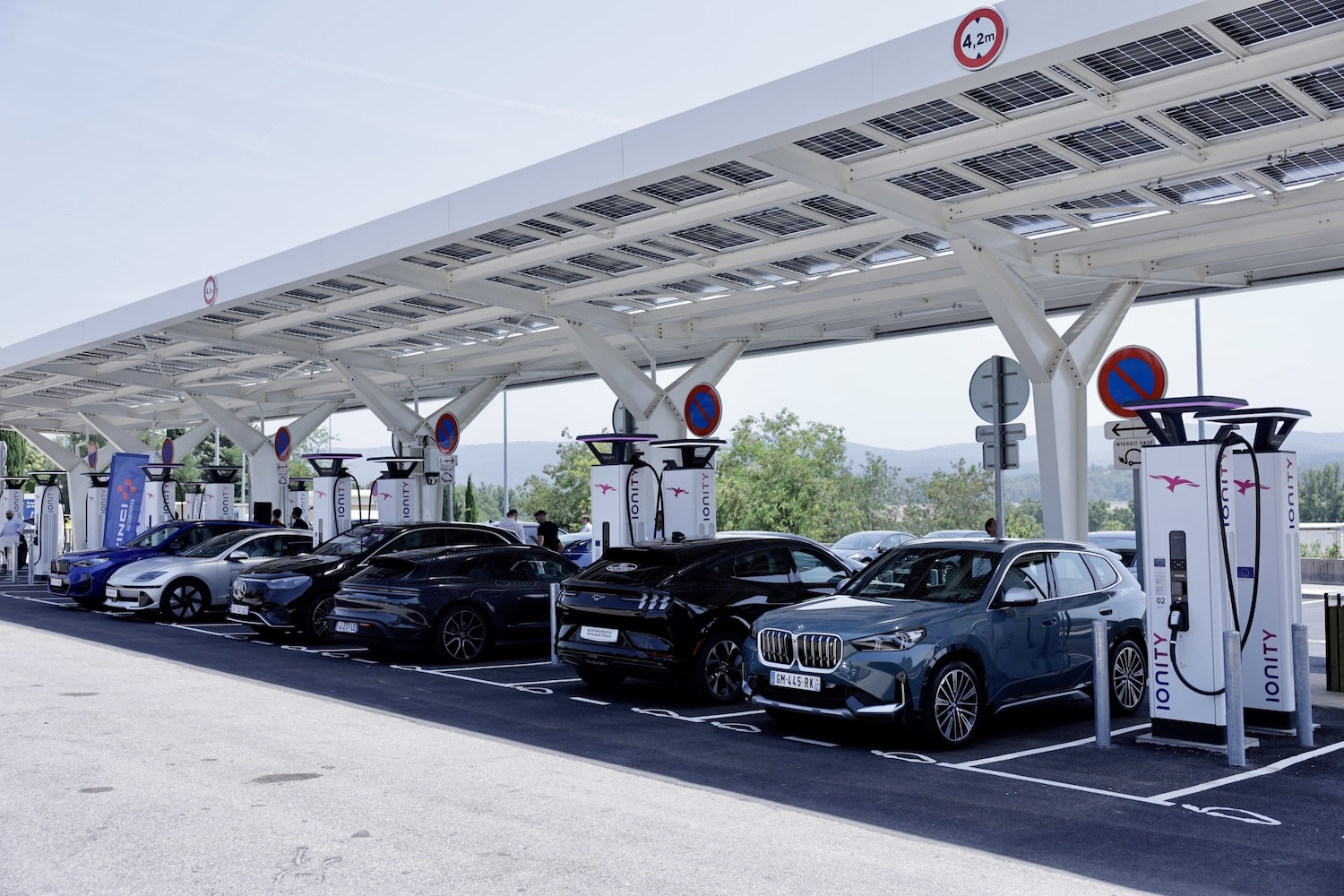 Bornes de recharge : Ionity ouvre une nouvelle grosse station sur l ...