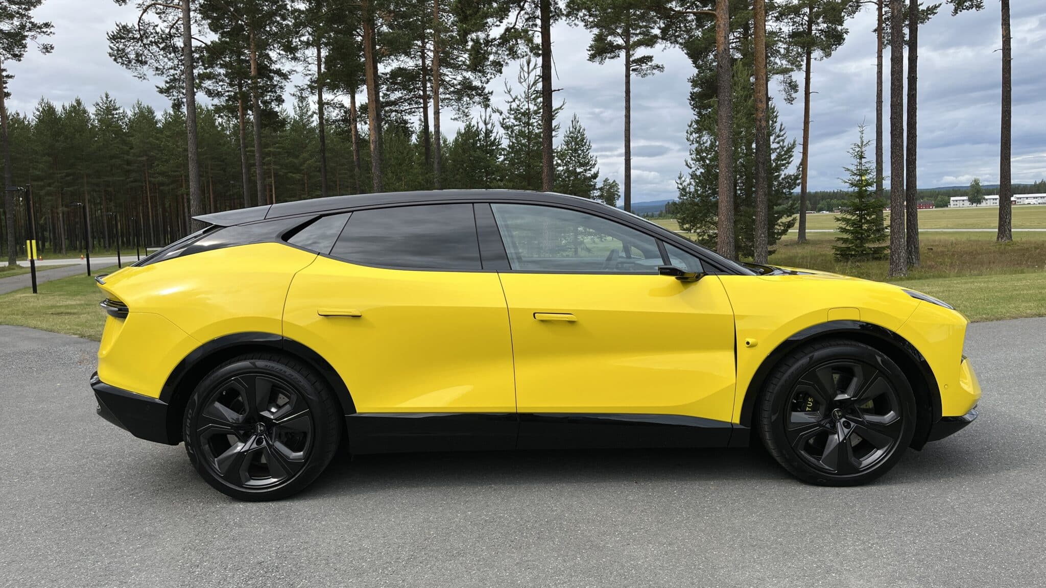 Essai - Lotus Eletre S : un colosse aux pieds agiles qui s'attaque au ...