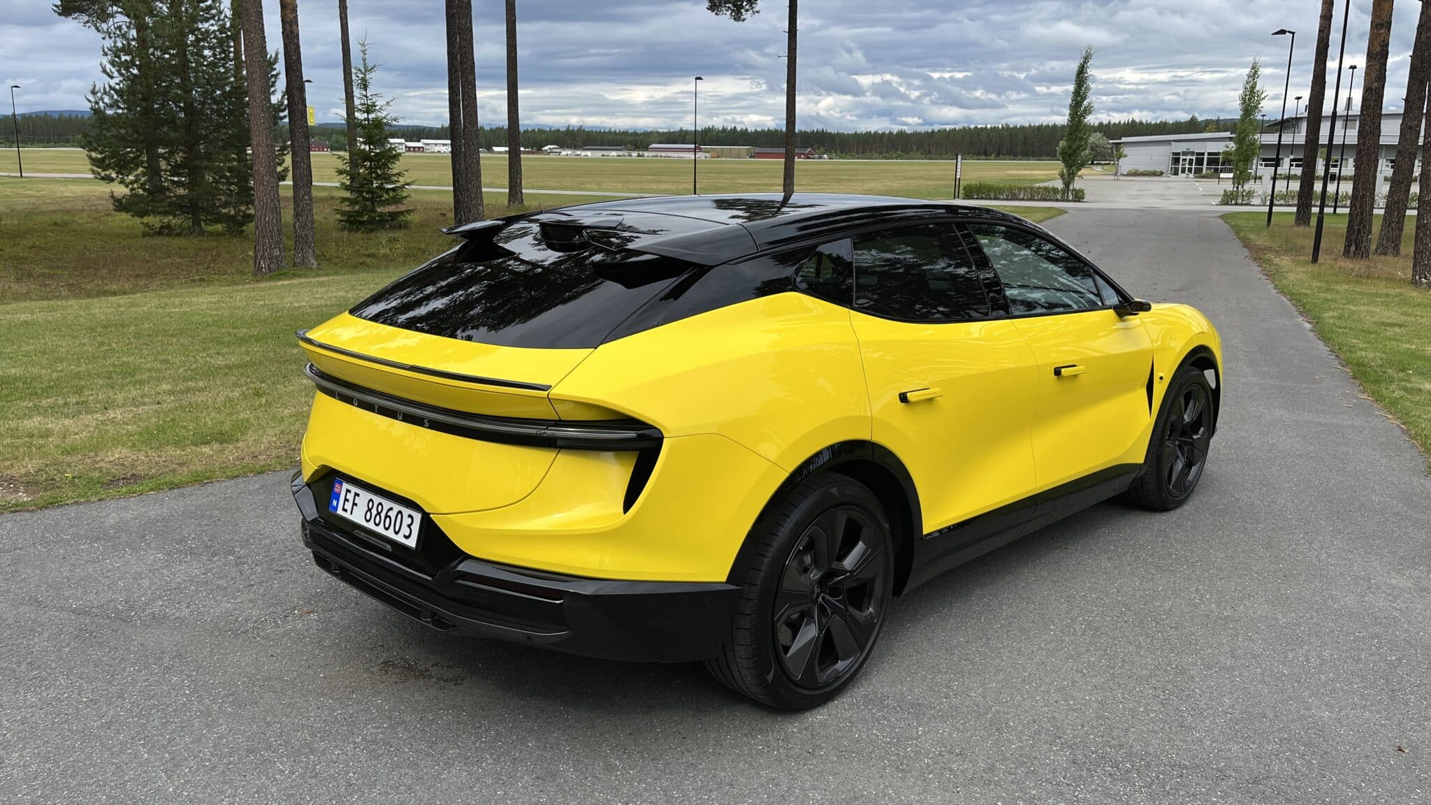 Essai - Lotus Eletre S : un colosse aux pieds agiles qui s'attaque au ...