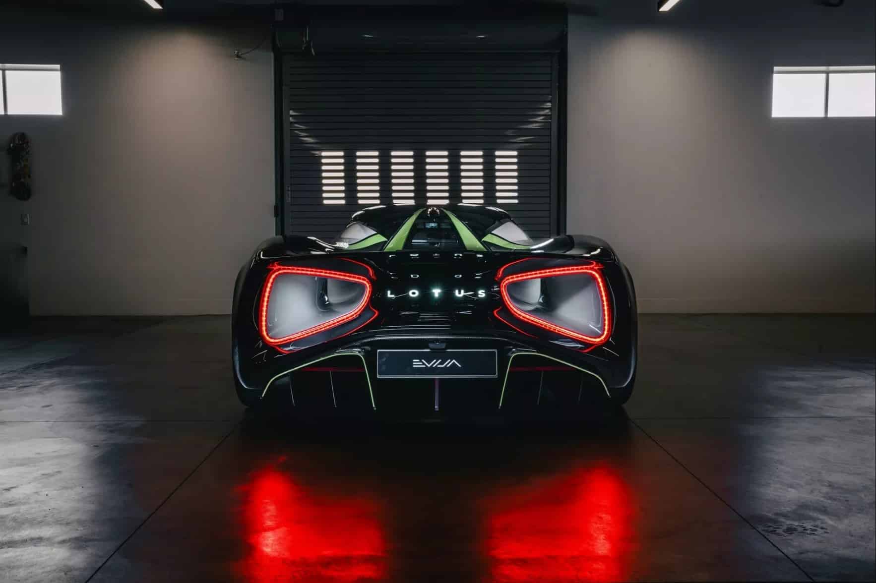 Une Lotus Evija spéciale livrée à un client célèbre à Pebble Beach