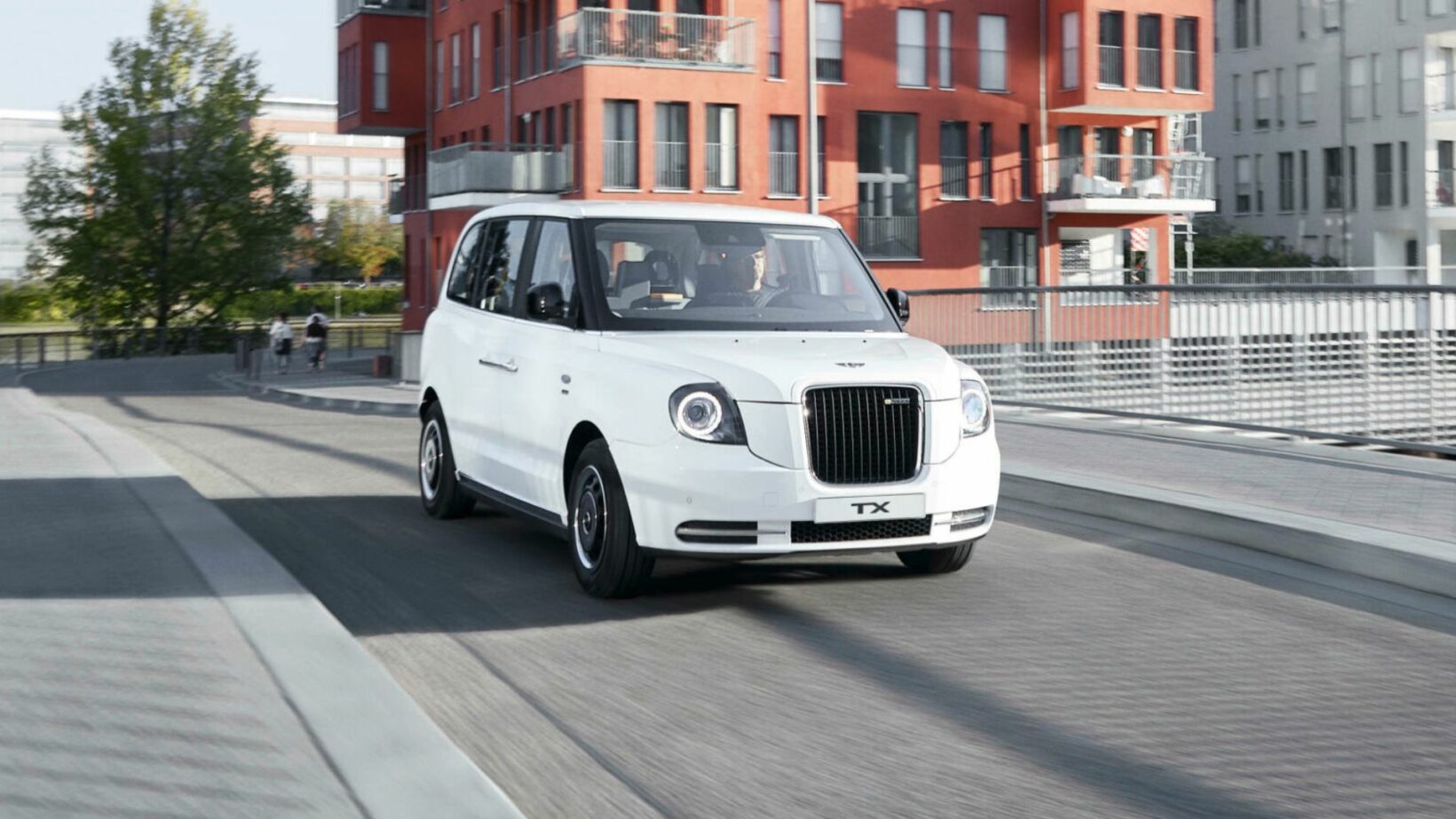 LEVC TX : batterie, autonomie, recharge, performances, prix