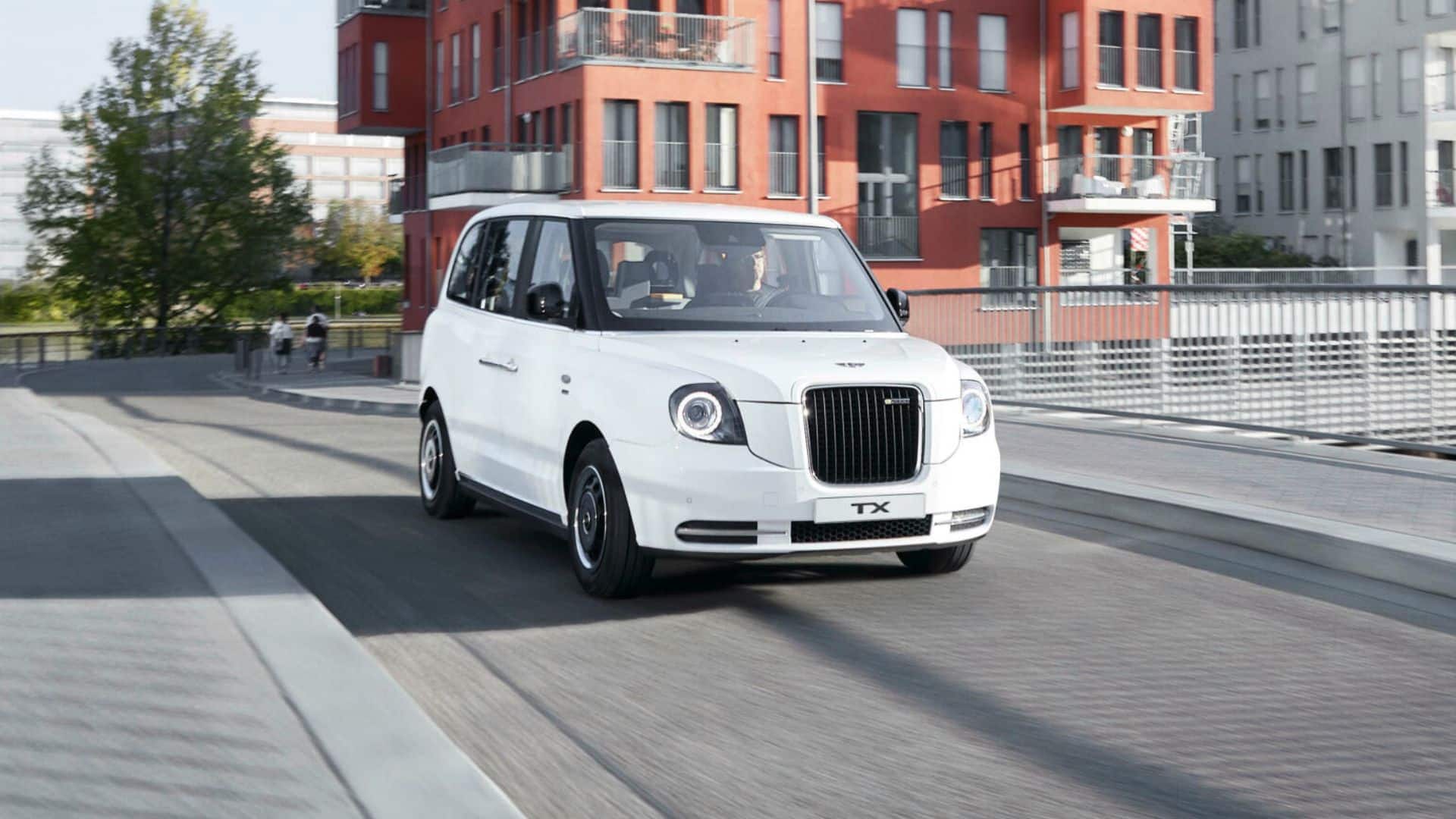 LEVC TX : batterie, autonomie, recharge, performances, prix