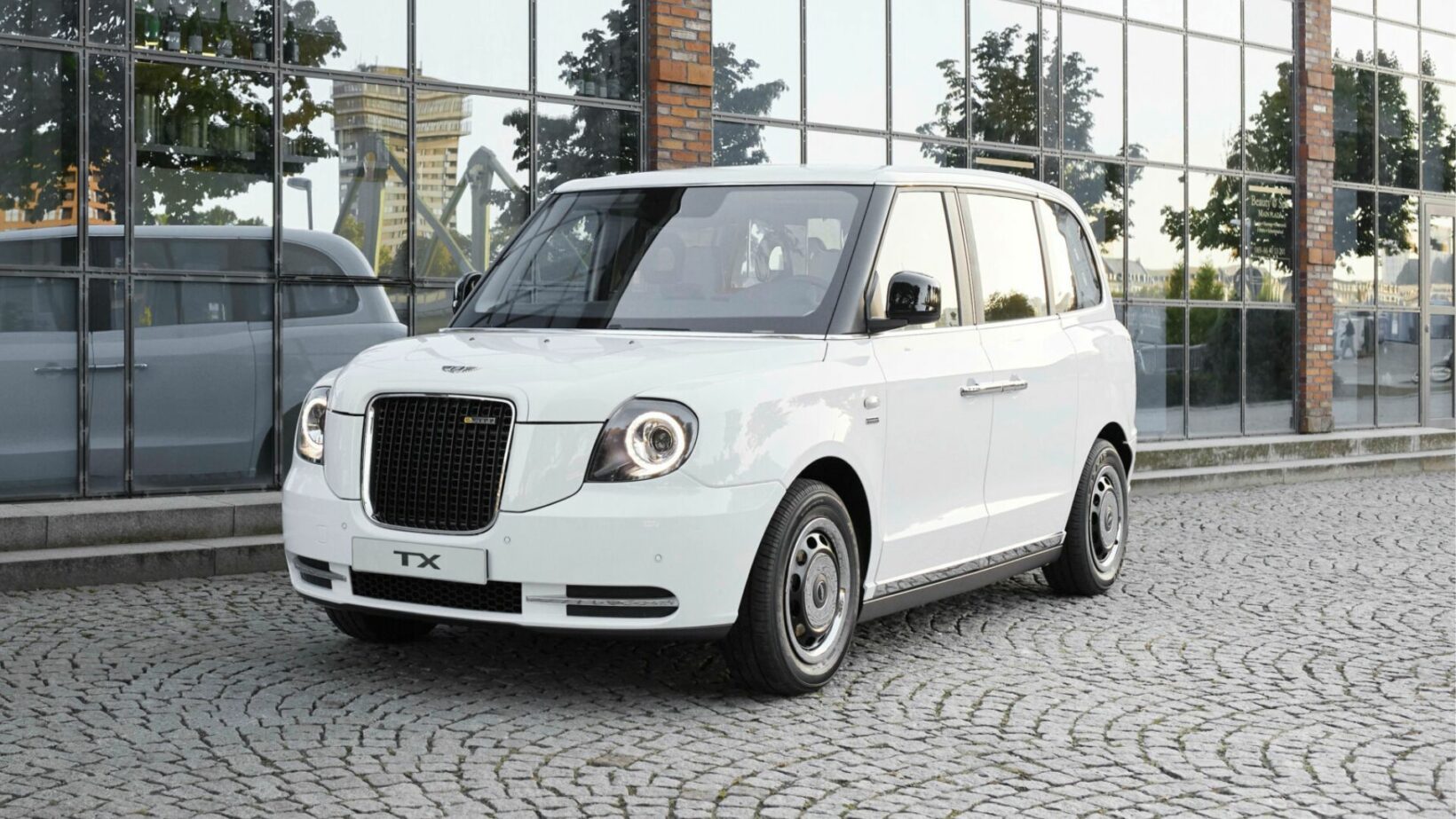 LEVC TX : batterie, autonomie, recharge, performances, prix