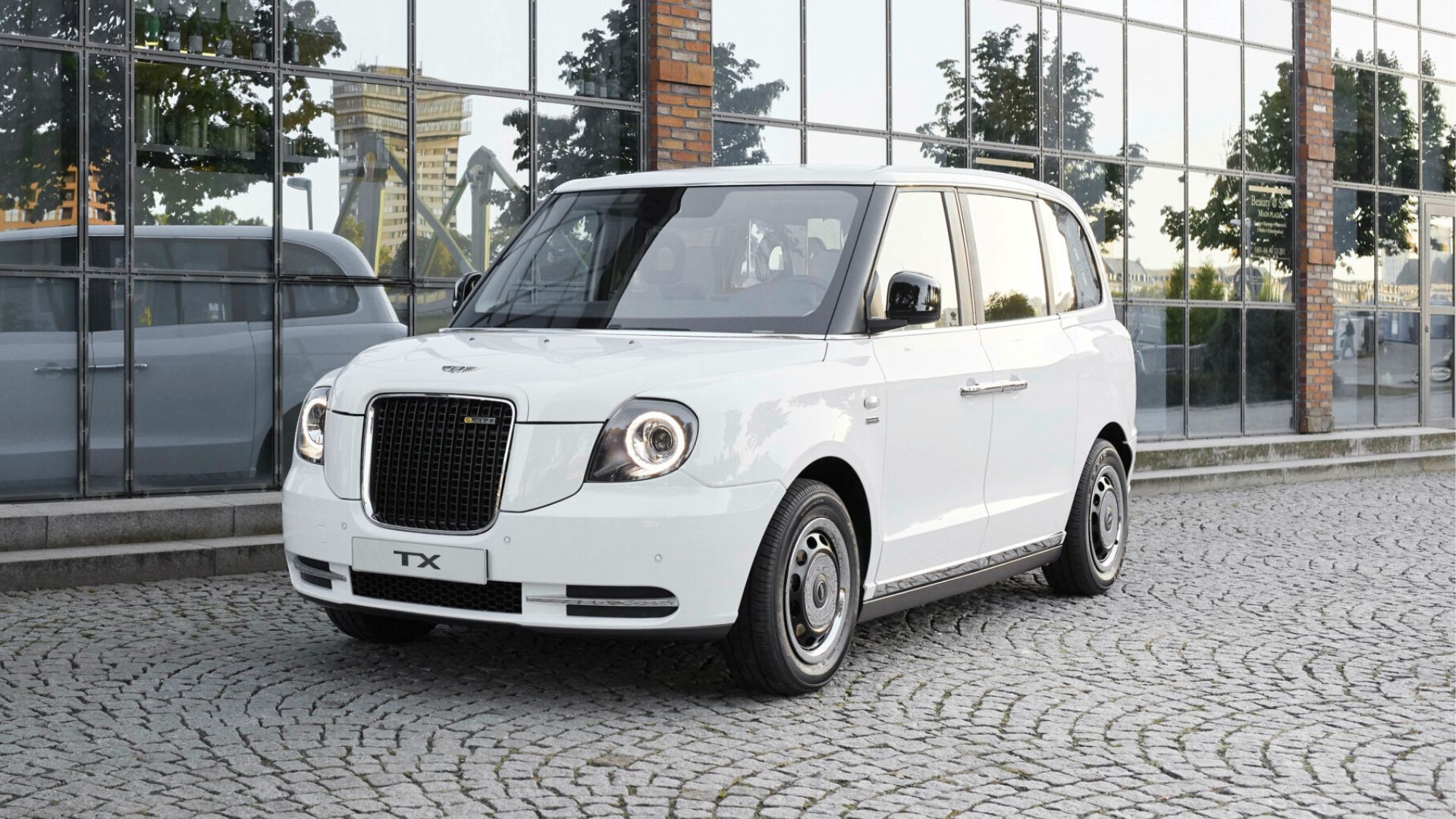 LEVC TX : batterie, autonomie, recharge, performances, prix