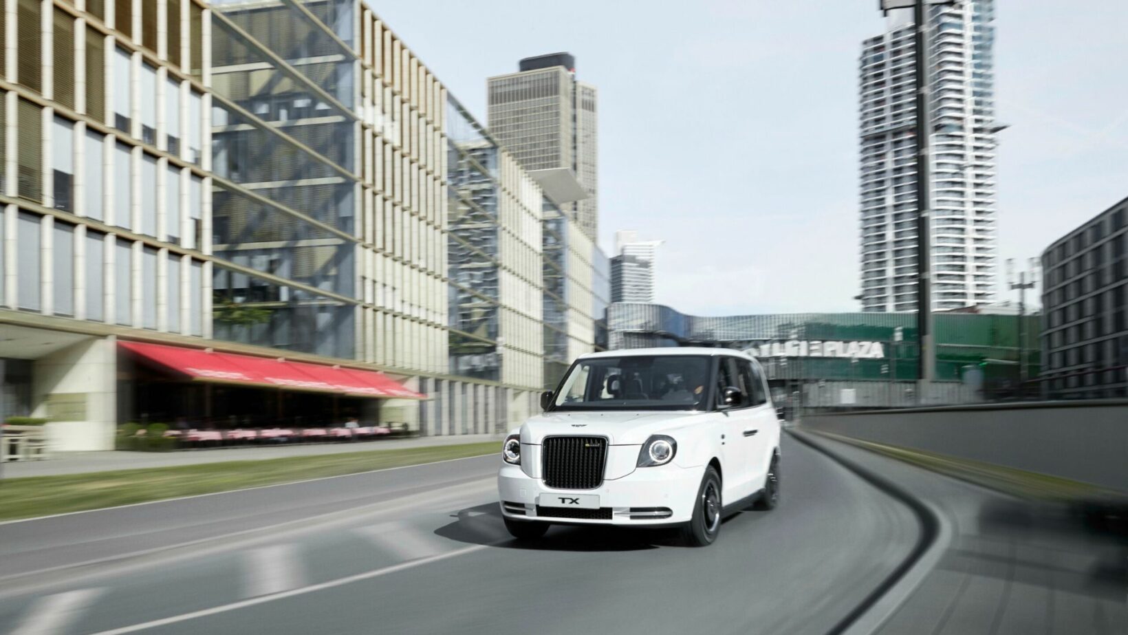 LEVC TX : batterie, autonomie, recharge, performances, prix