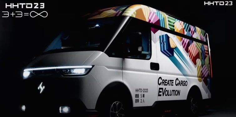 Foxconn présente un fourgon électrique, le Model N