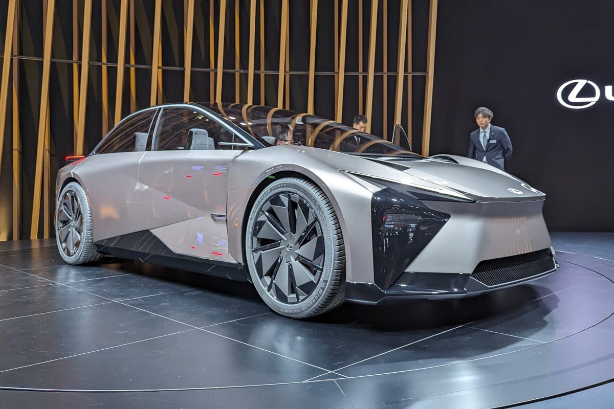 Lexus est maintenant focalisé sur l'électrique avec les concepts LF-ZC et LF-ZL