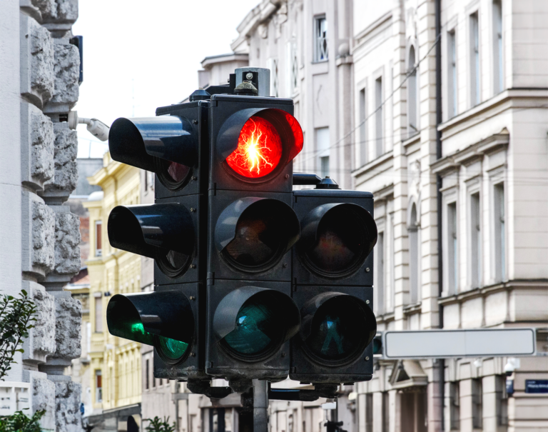 S’arrêter au feu rouge ne sera plus une perte de temps, voici pourquoi