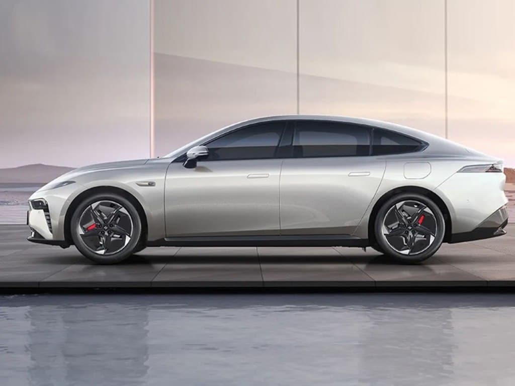 Berline électrique : attention, une 007 en cache une autre