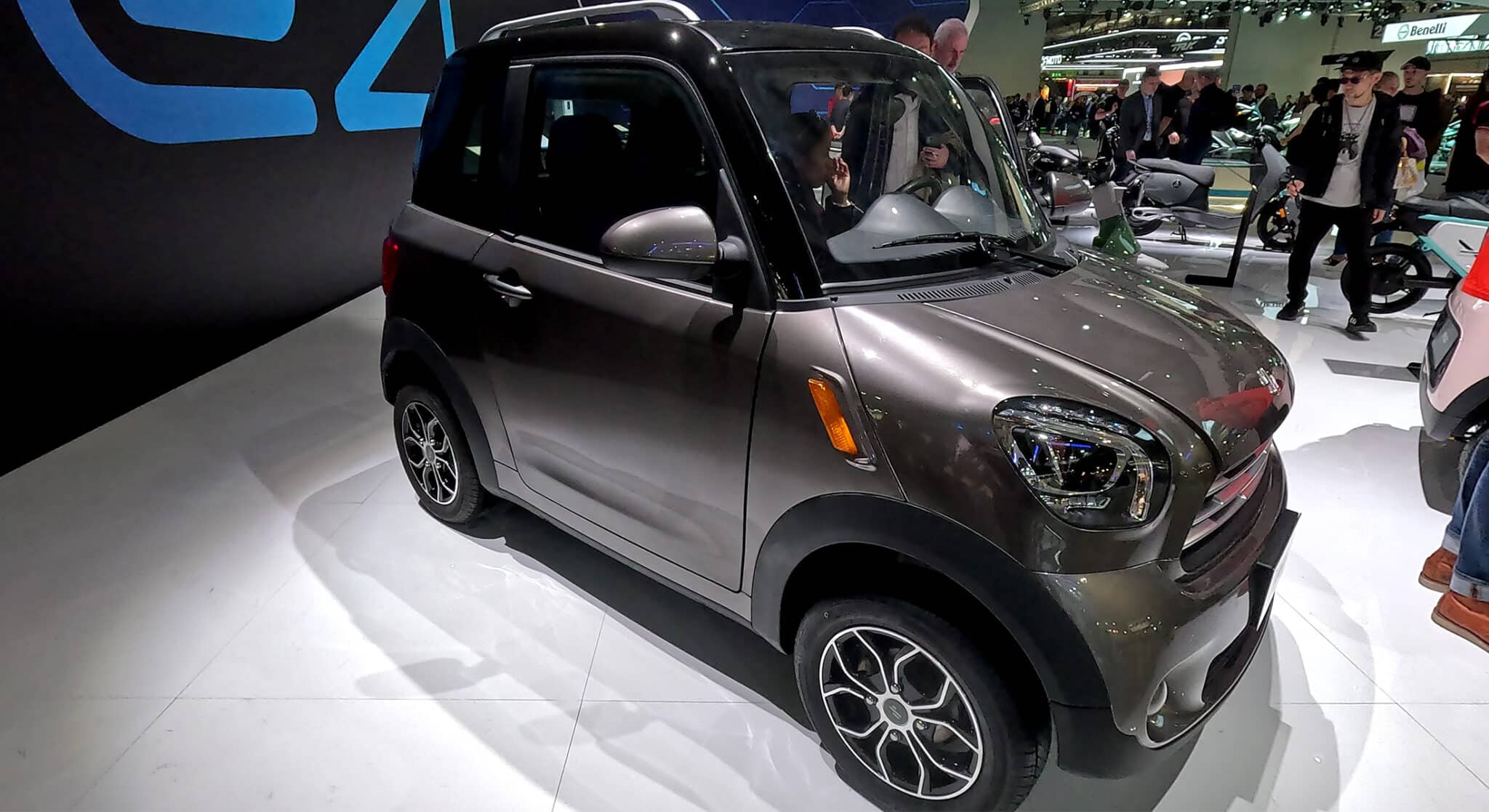 EZI M1, M2 et M3 au Salon de l'EICMA : une Citroën AMI mais 4 places