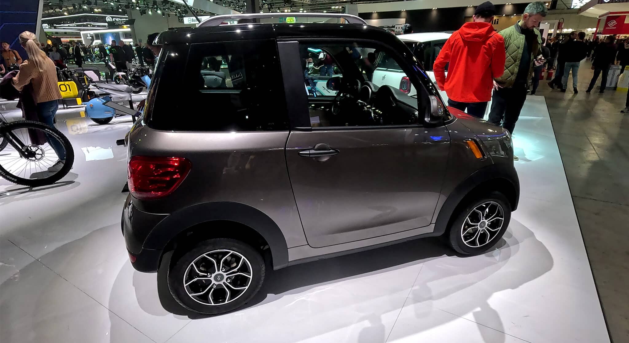 EZI M1, M2 et M3 au Salon de l'EICMA : une Citroën AMI mais 4 places