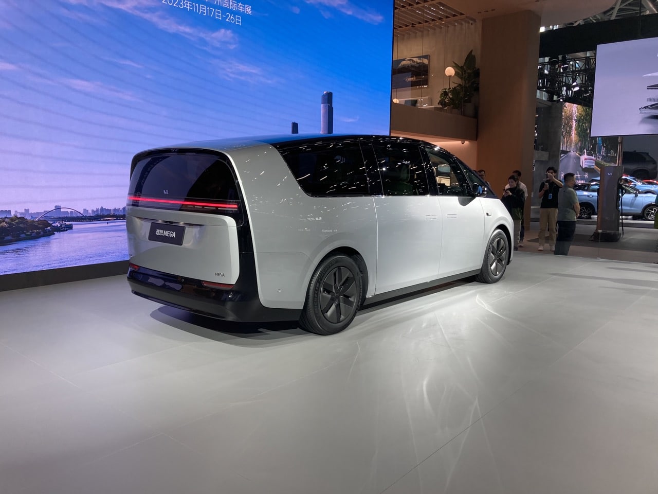 Ce modèle électrique chinois bat tous les records de vitesse de recharge