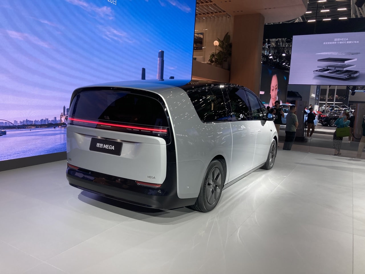 Ce modèle électrique chinois bat tous les records de vitesse de recharge