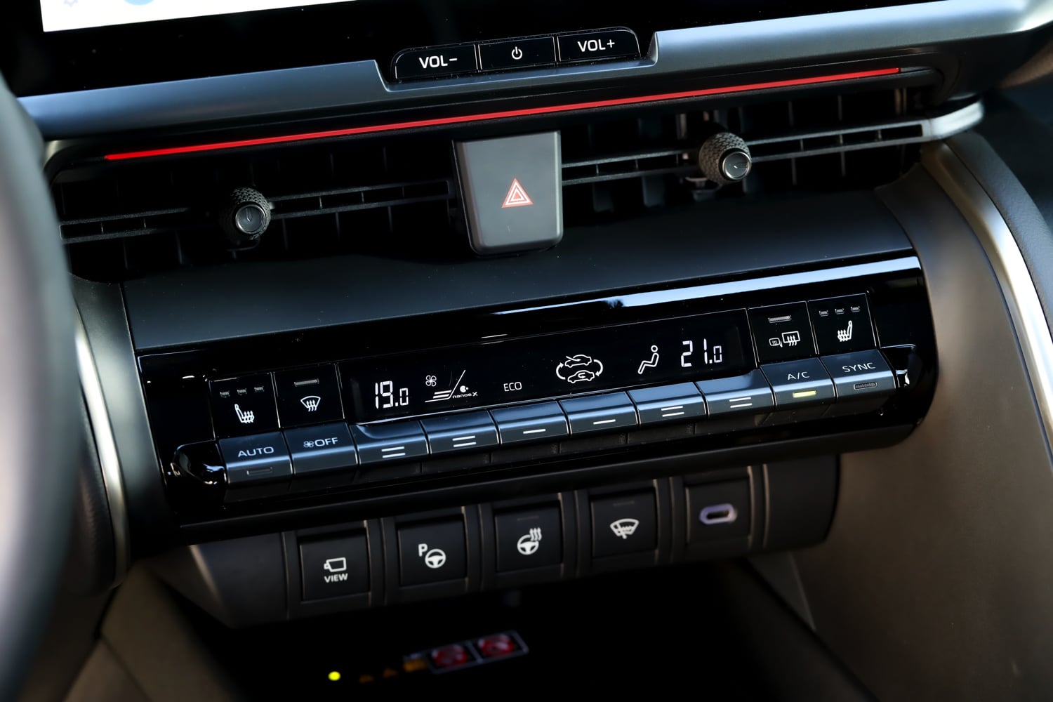 Toyota C-HR 1.8 (2024) : ESSAI du nouveau SUV hybride urbain