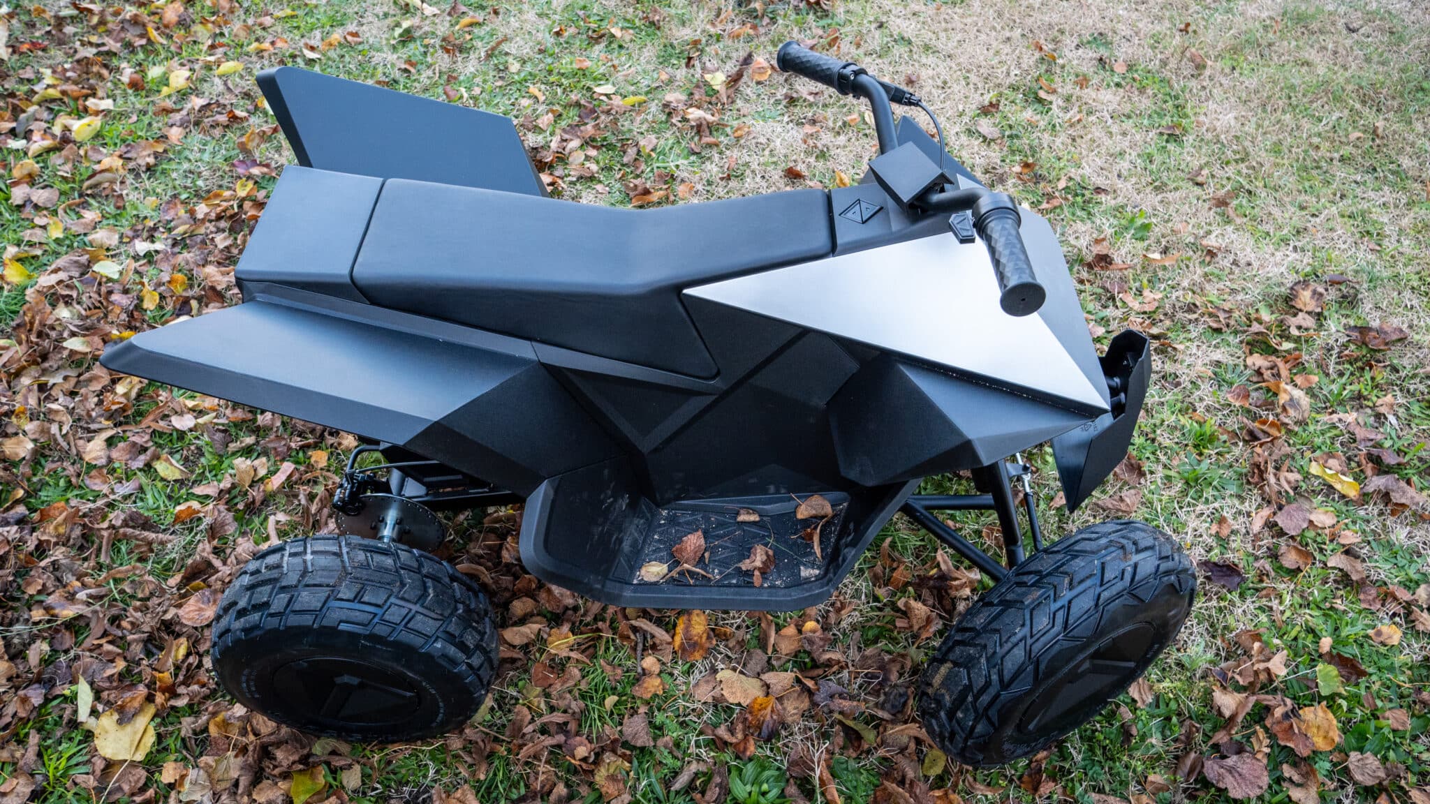 Essai - Tesla Cyberquad : que vaut le quad électrique à l’allure de ...