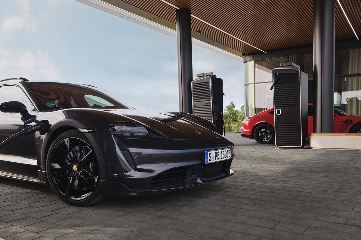 Bornes de recharge : comment Alpitronic a gagné le marché de la ...