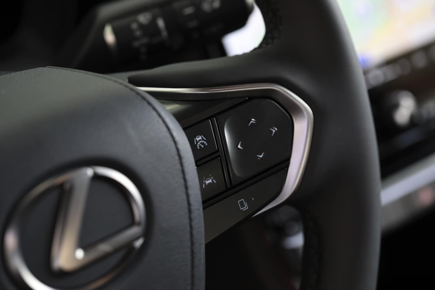 Lexus LBX : notre ESSAI complet du petit SUV hybride premium