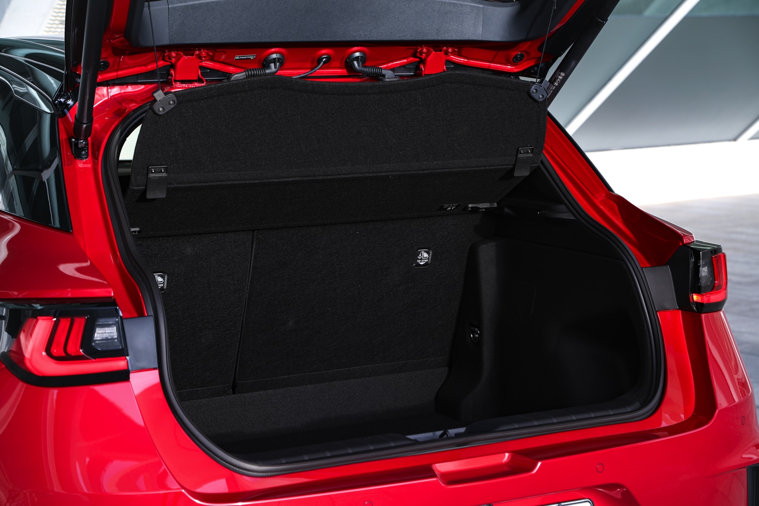 Lexus LBX : notre ESSAI complet du petit SUV hybride premium