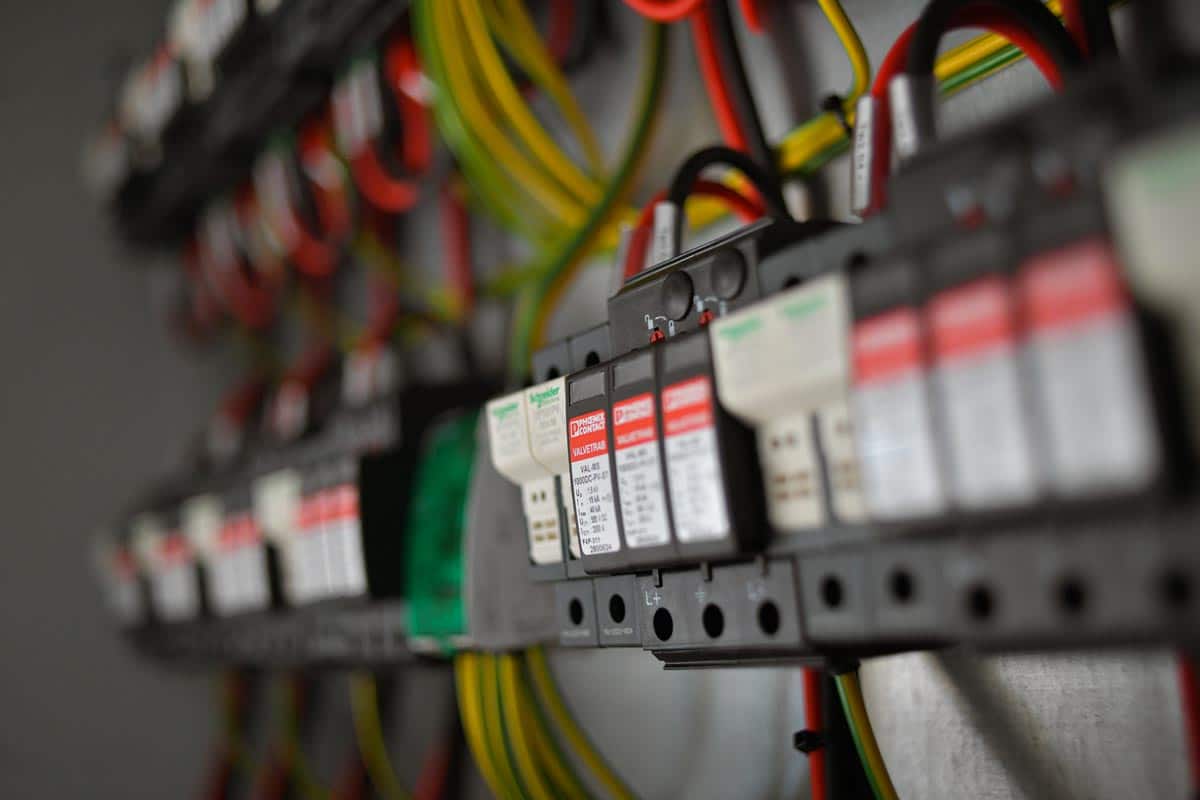 Interview - Marny Energy donne une deuxième vie aux batteries de voiture électrique en les ...