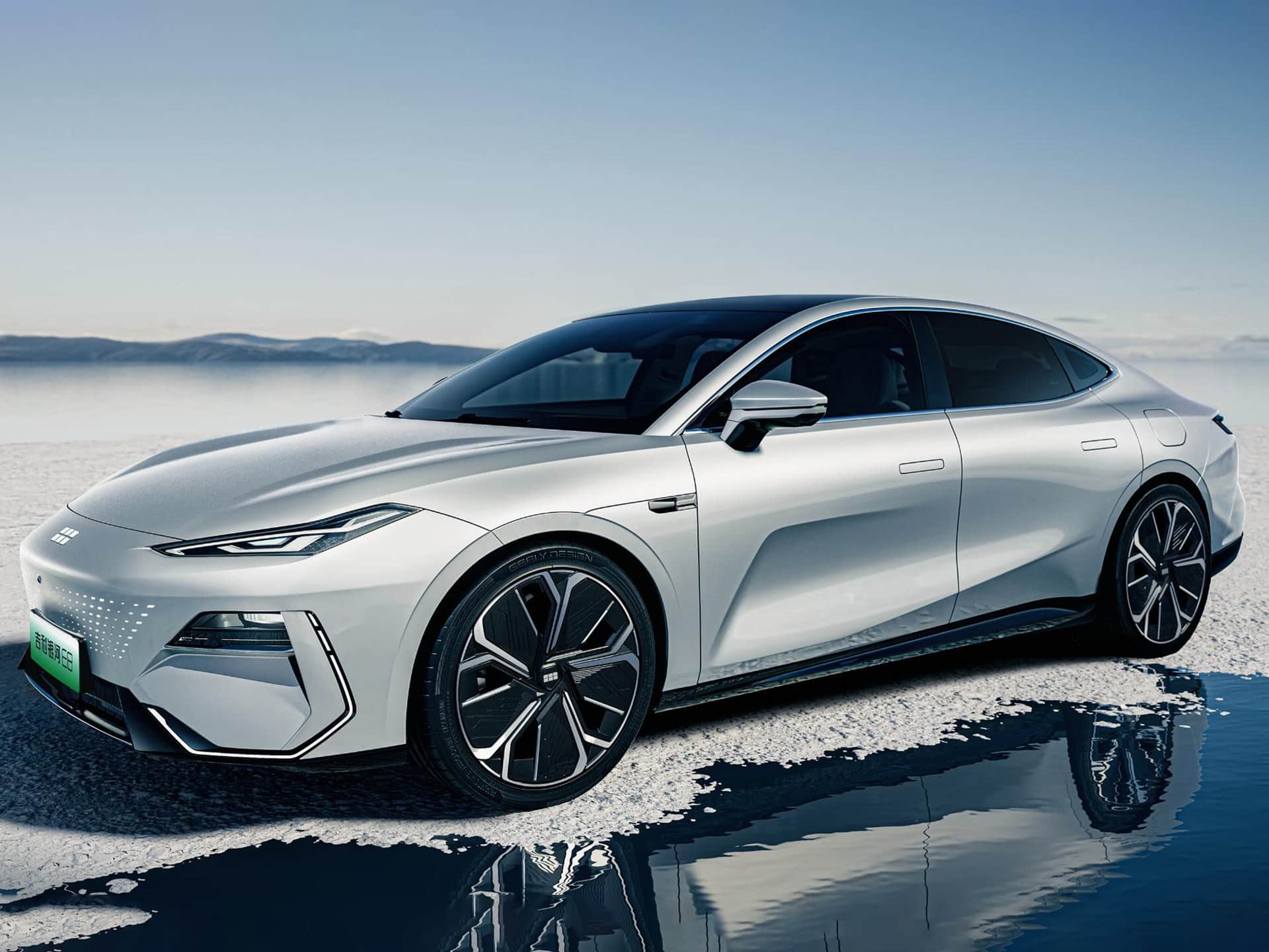 Geely lance la berline électrique Galaxy E8 à moins de 25 000