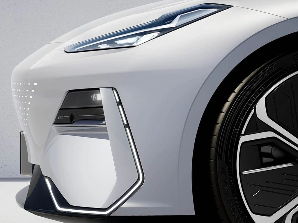 Geely lance la berline électrique Galaxy E8 à moins de 25 000
