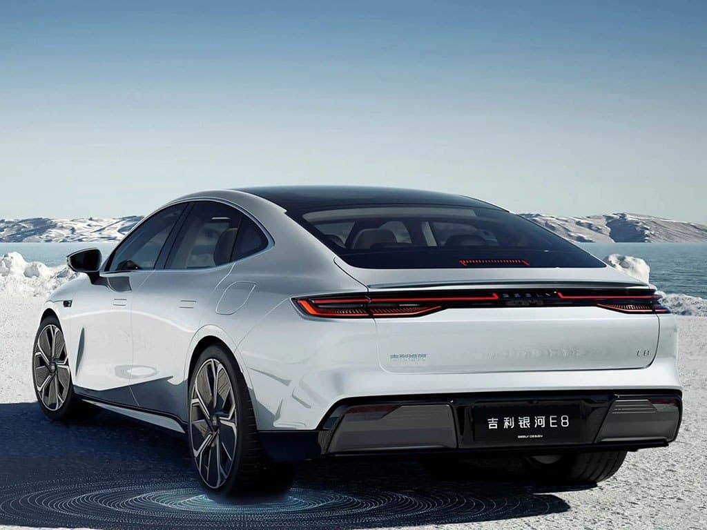 Geely lance la berline électrique Galaxy E8 à moins de 25 000