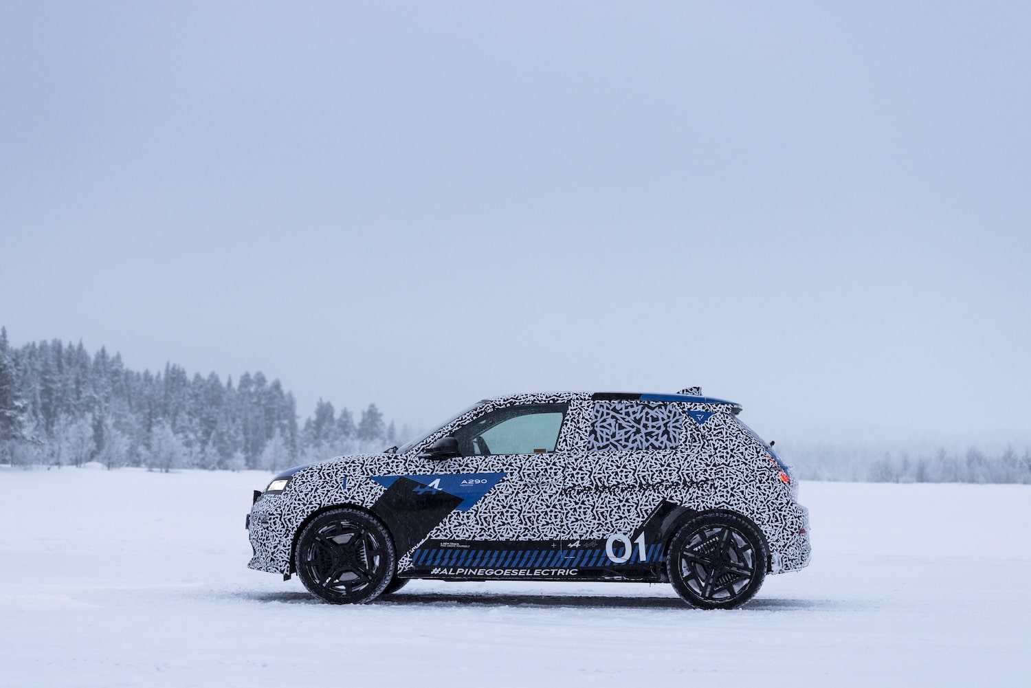 Alpine A290 : les premières photos officielles de la R5 électrique sportive
