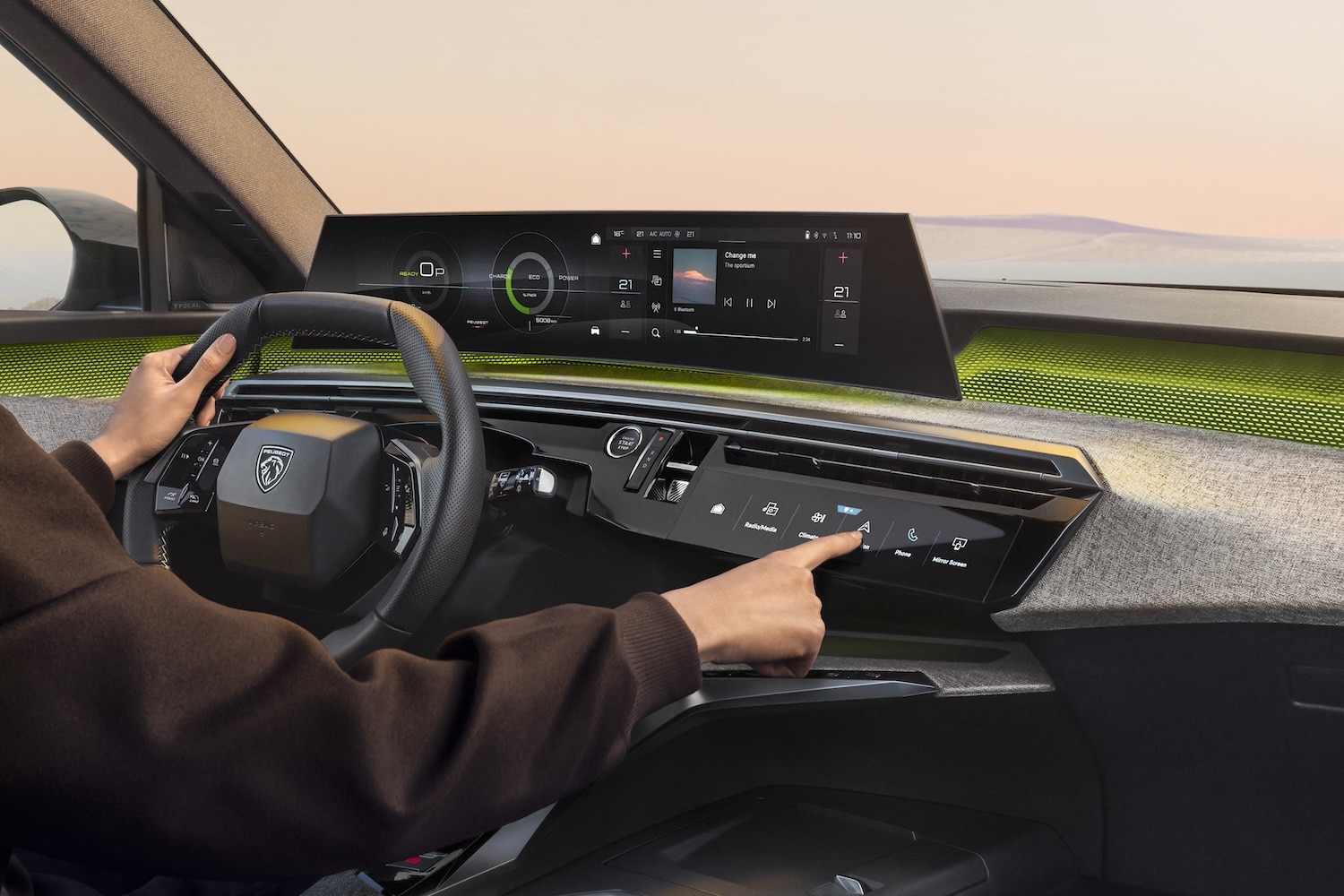 Peugeot e-5008 : voici le grand SUV électrique 7 places avec 660 km d ...