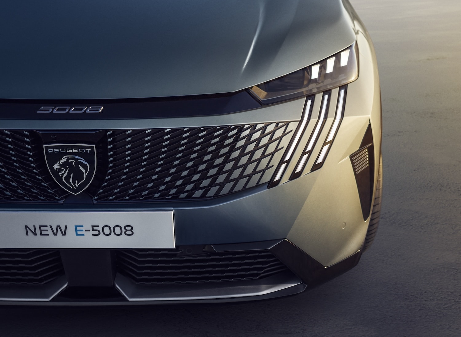 Peugeot e-5008 : voici le grand SUV électrique 7 places avec 660 km d ...