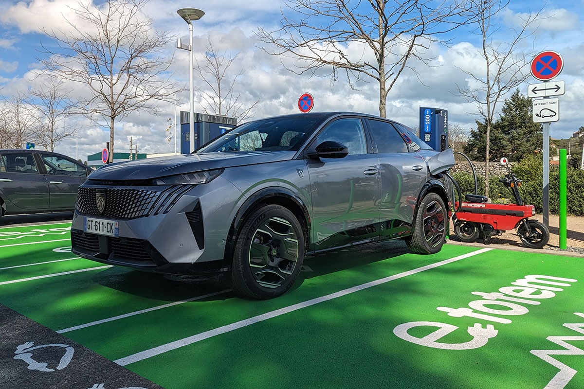 Essai – Peugeot e-3008 : les temps de recharge et de voyage de notre ...