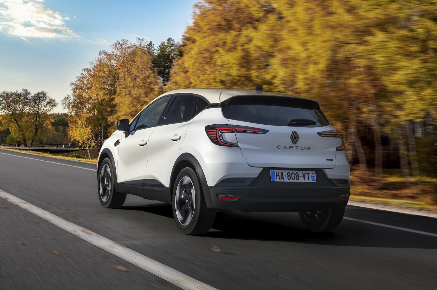 Nouveau Renault Captur hybride (2024) : voici tout ce qui change avec ...