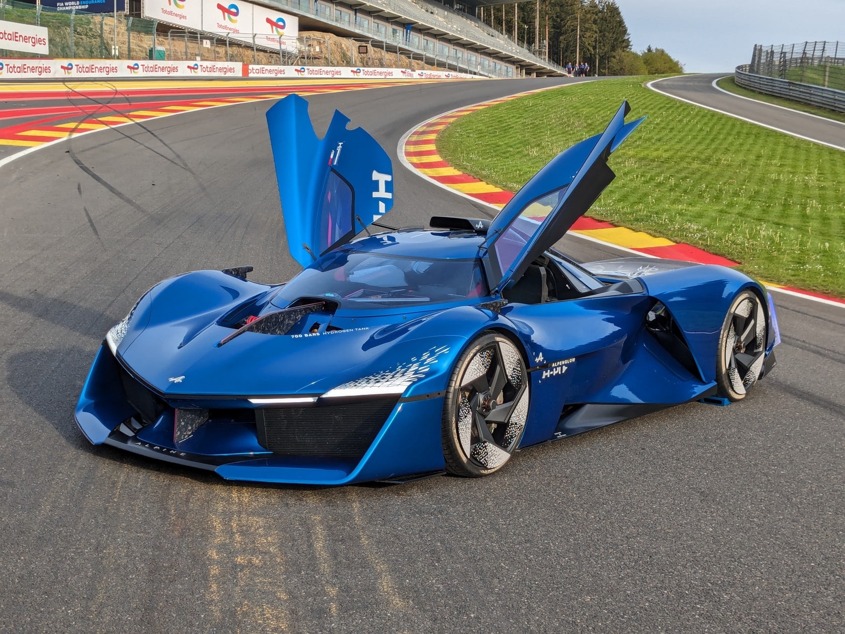 Découverte - Alpine Alpenglow HY4 : le futur sur piste et sur route