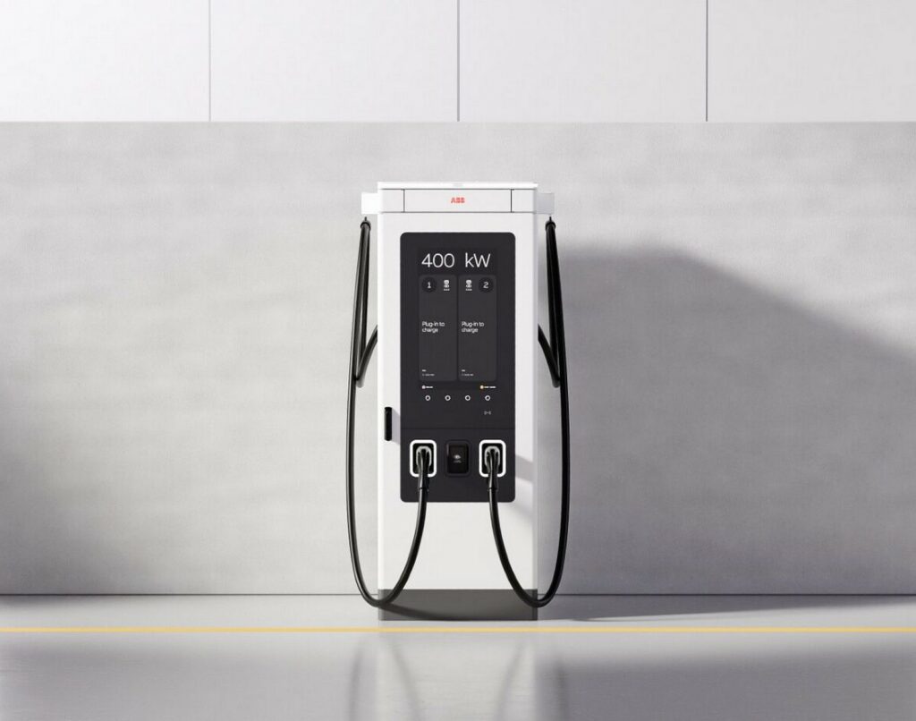 ABB présente sa nouvelle borne de recharge 400 kW ABB présente sa nouvelle borne de recharge 400 kW