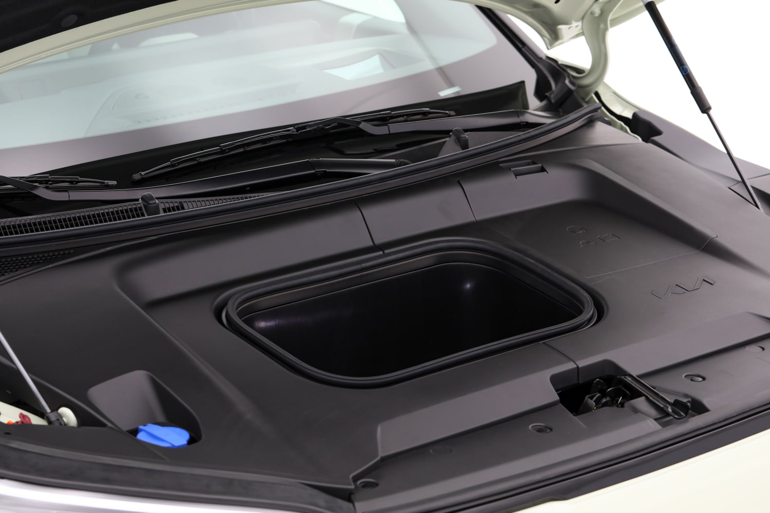 KIA EV3 : découverte à bord du nouveau SUV électrique compact