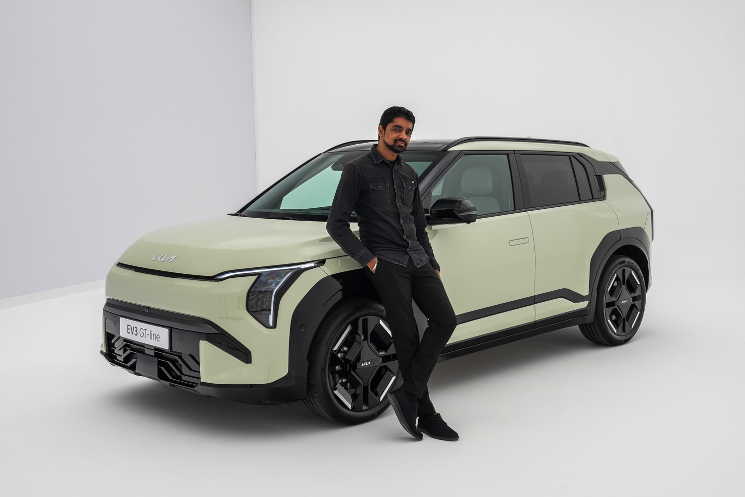 KIA EV3 : découverte à bord du nouveau SUV électrique compact