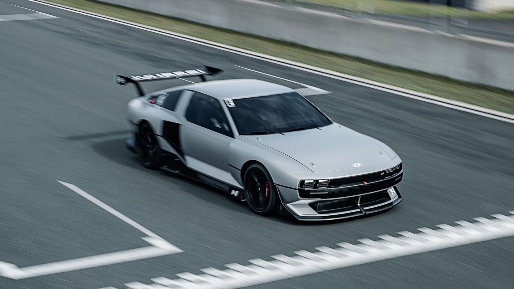 Hyundai N74 : la sportive à hydrogène arrive en 2026