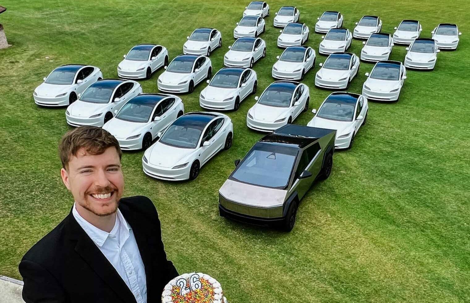 Ce youtubeur fait gagner 26 Tesla à l'occasion de ses 26 ans