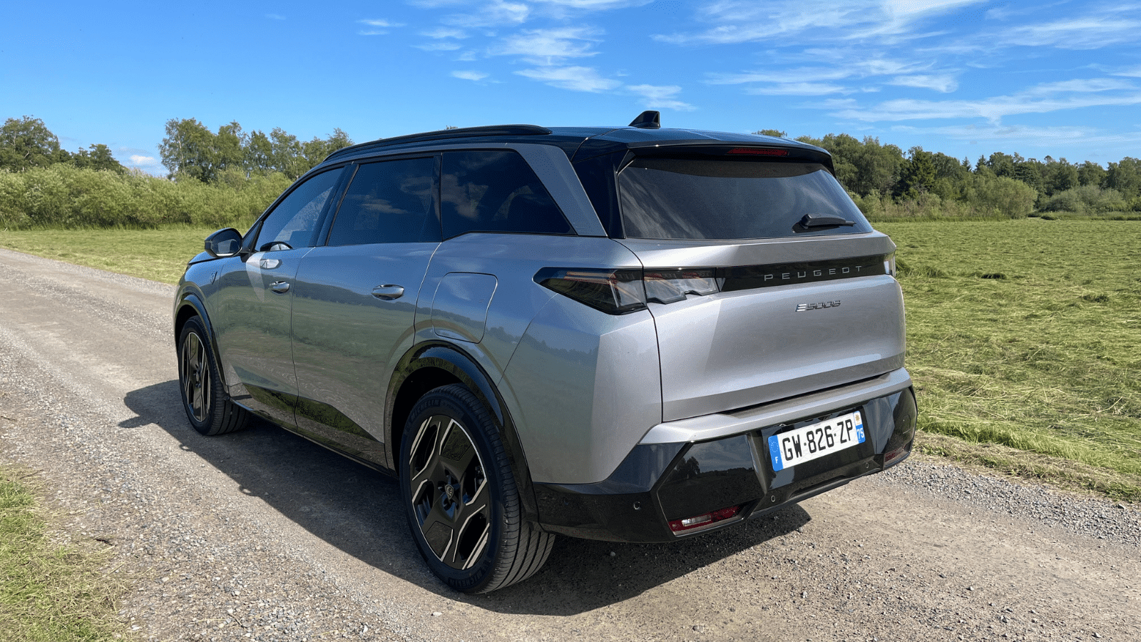 Peugeot e-5008 : un des rares SUV électriques 7 places à l'essai