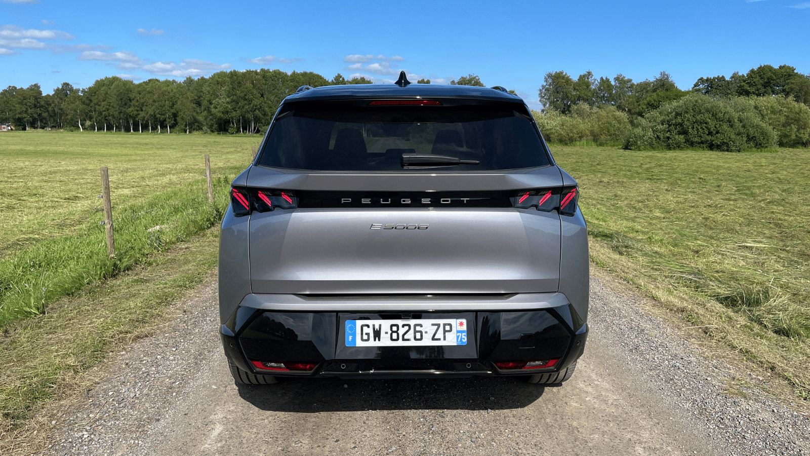 Peugeot e-5008 : un des rares SUV électriques 7 places à l'essai