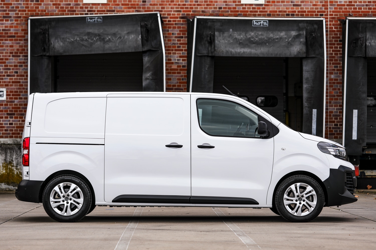 Opel Vivaro Electric 2024 : ESSAI de l'utilitaire électrique mid-size