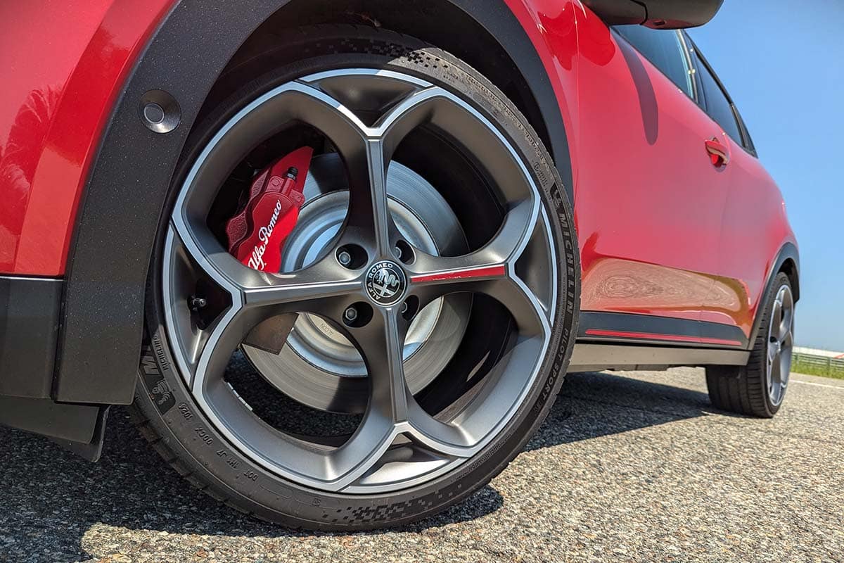 Essai - Alfa Romeo Junior Veloce : un SUV qui cache une vraie petite GTI