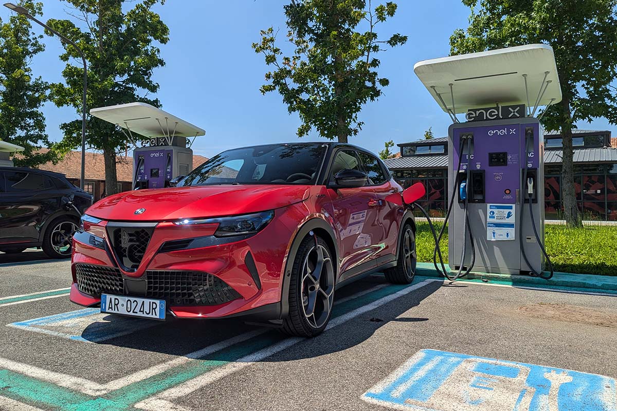 Essai - Alfa Romeo Junior Veloce : un SUV qui cache une vraie petite GTI