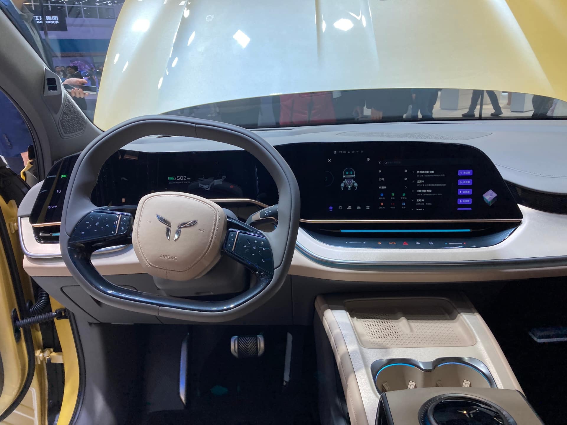 Hongqi, la marque de prestige chinoise, arrive en France avec une gamme ...