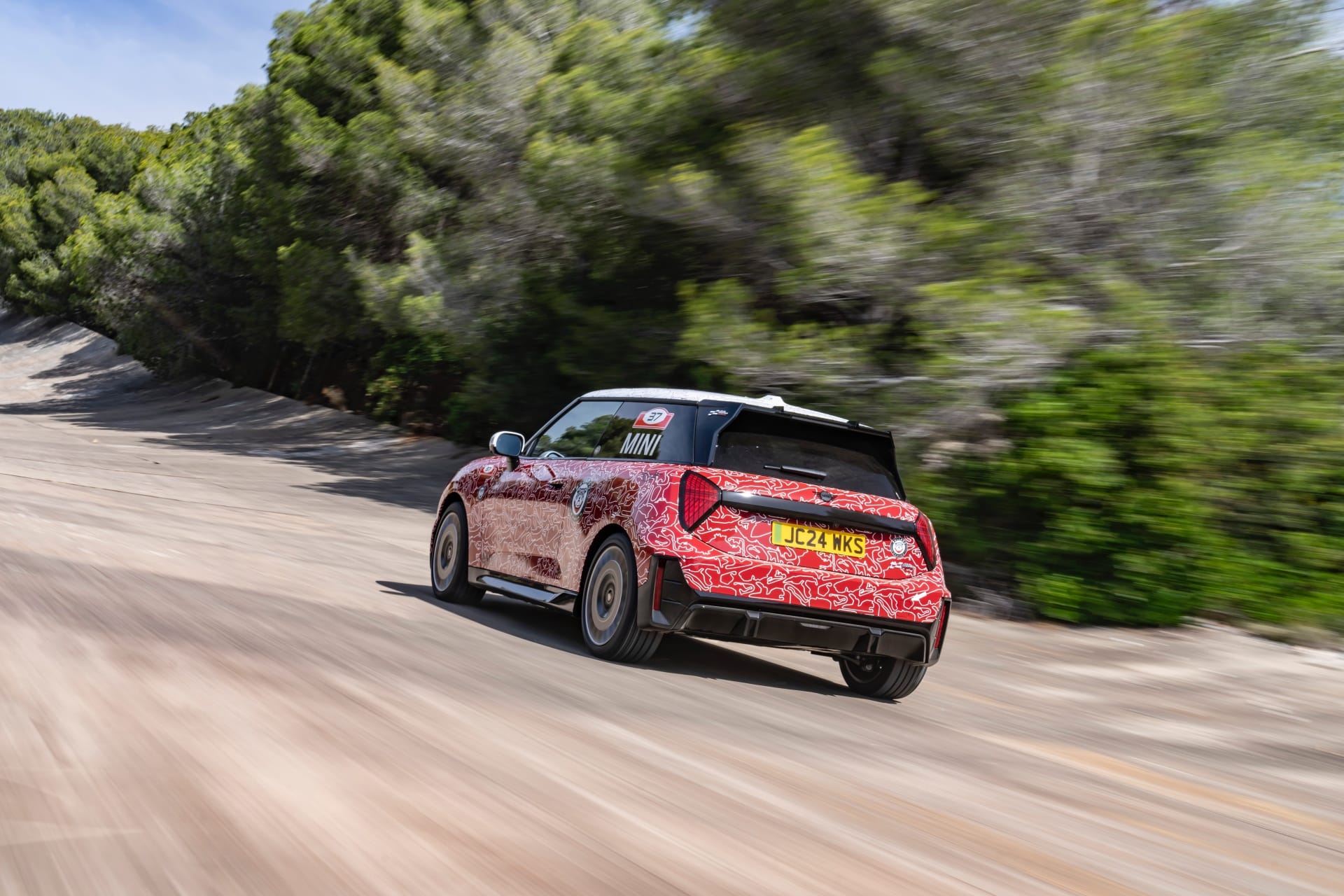 Mini prépare la première sportive JCW électrique