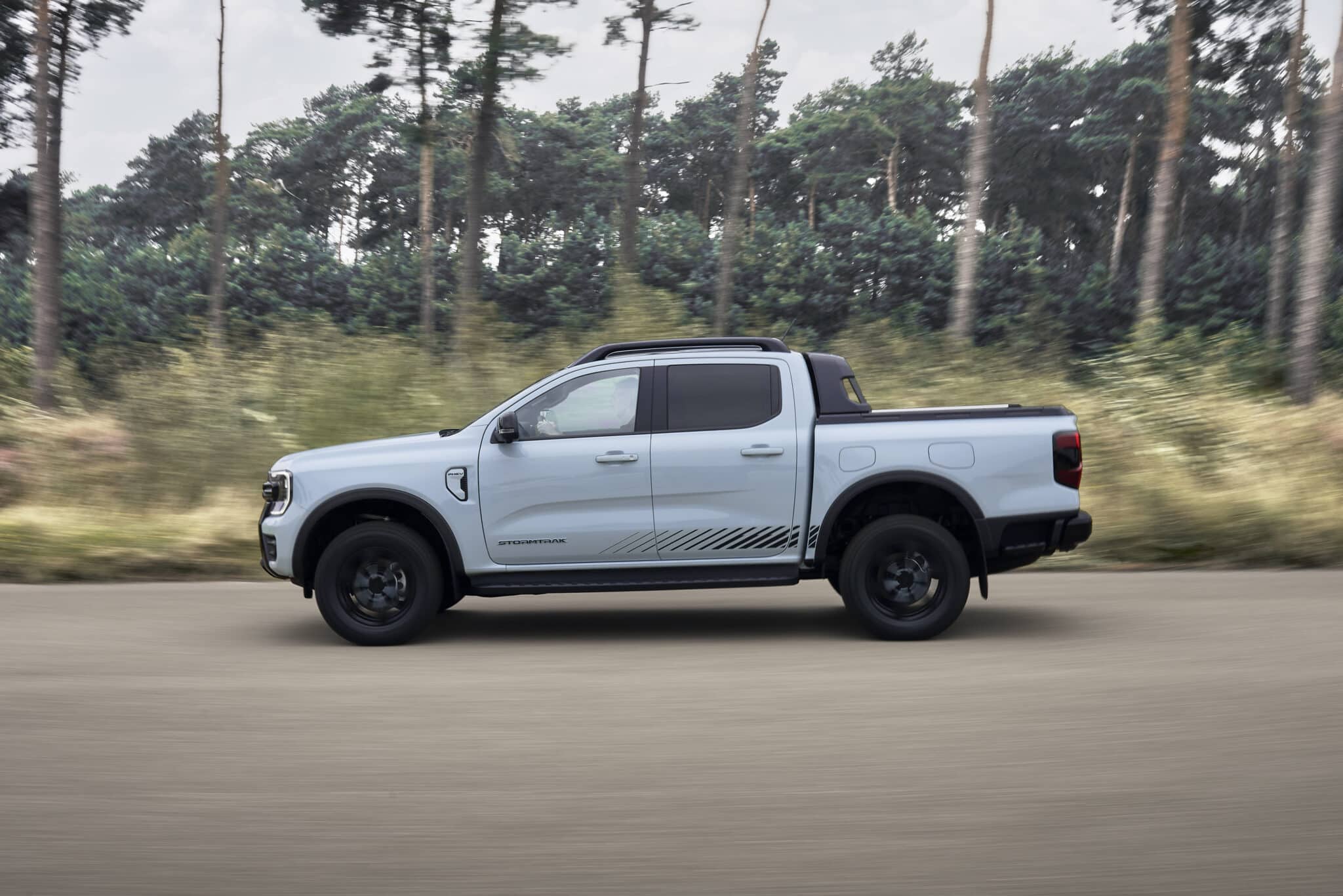 Ford Ranger : la version hybride rechargeable du pick-up le plus vendu ...