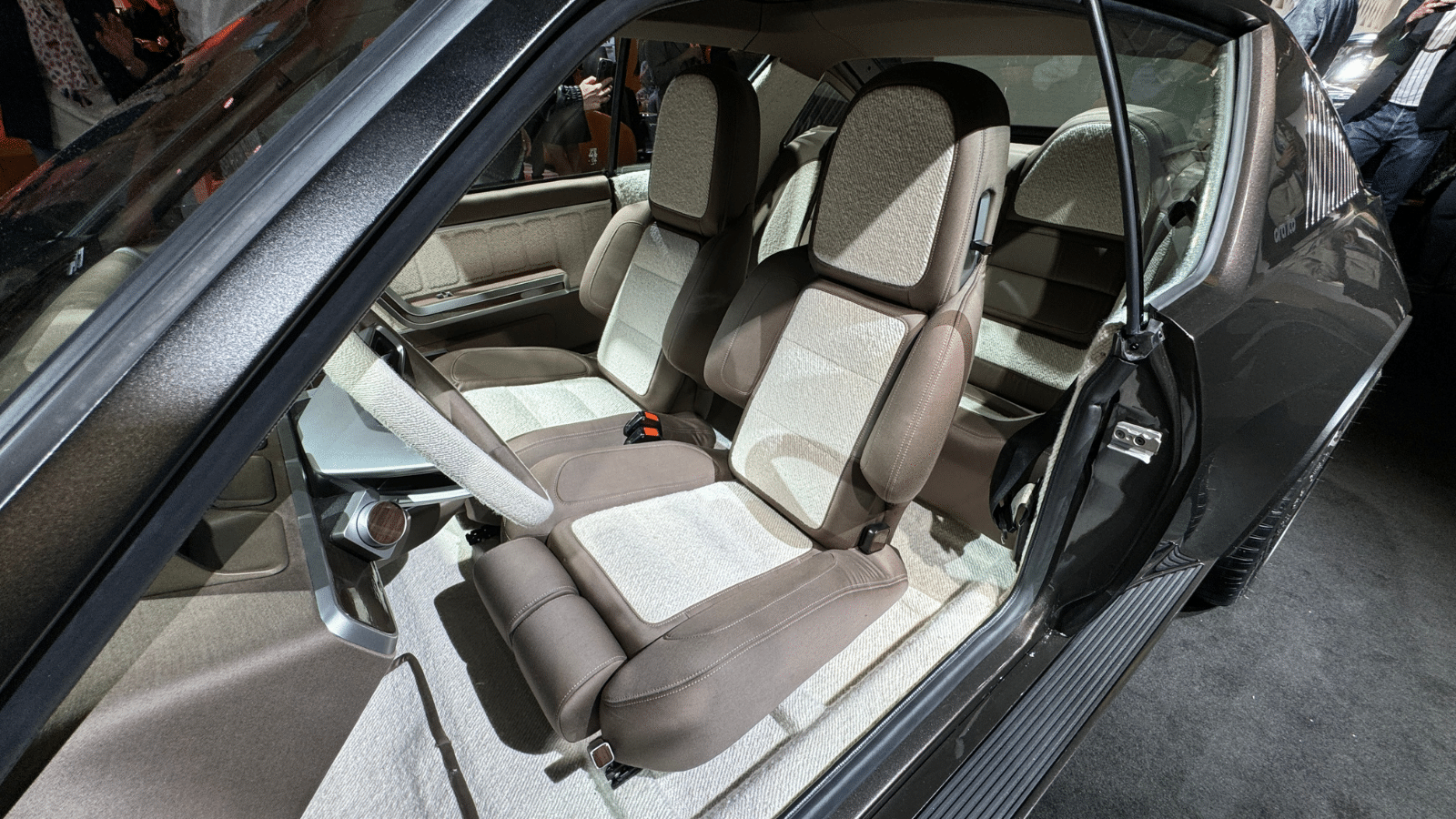 Vidéo - Renault R17 Concept, le coupé réinventé avec un moteur électrique